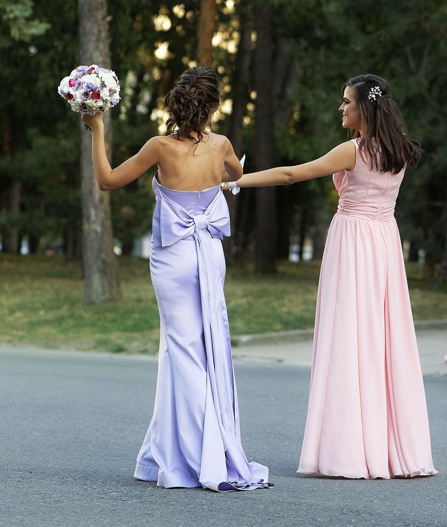 De tiros largos [ir, ponerse, vestirse, estar] - Conocer el Castellano